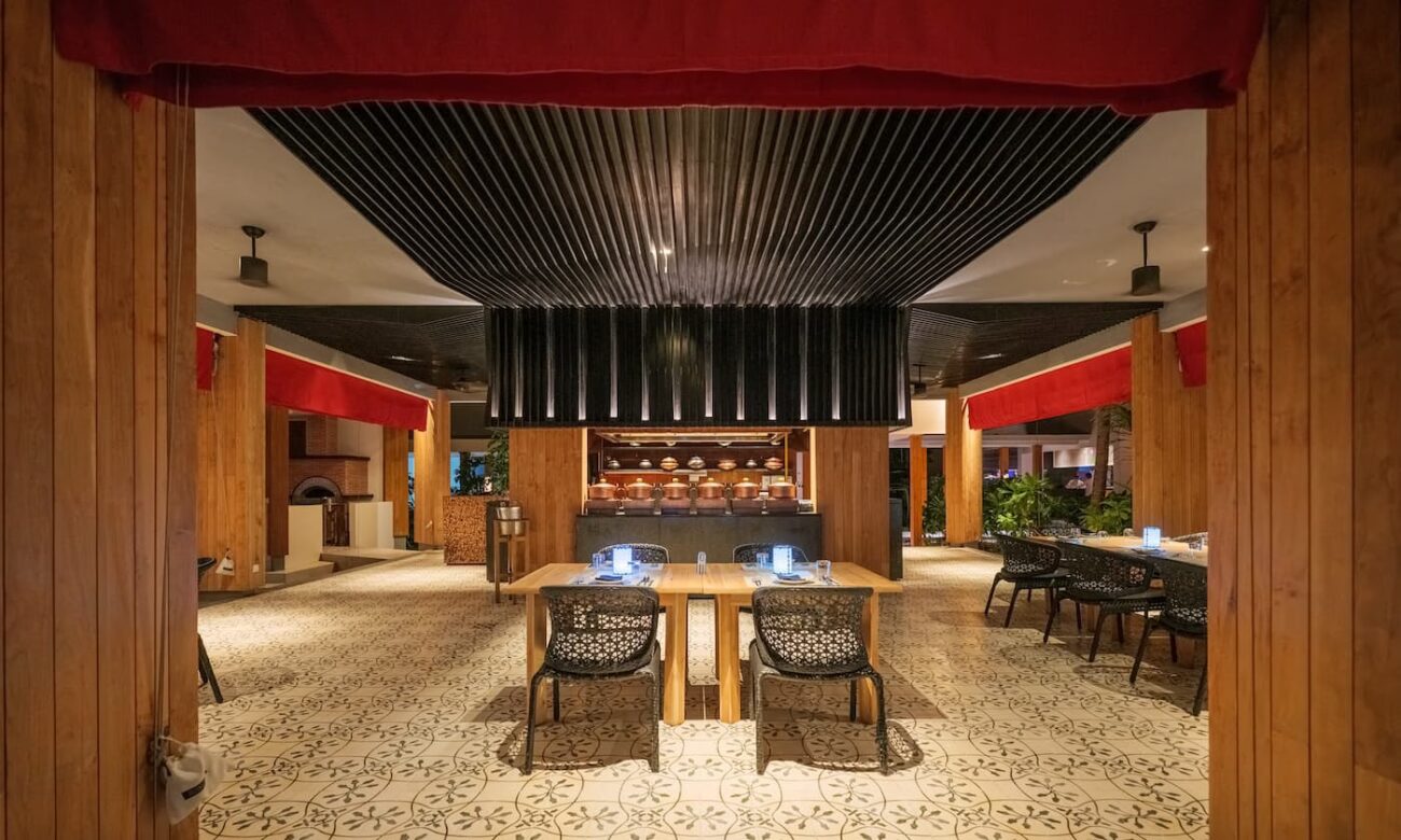 Straits Kitchen & Bar | Inclusive Luxury Table